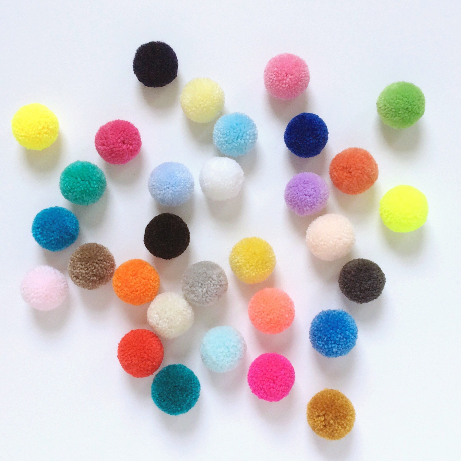 Pom Poms : choose from 4 sizes | Etsy