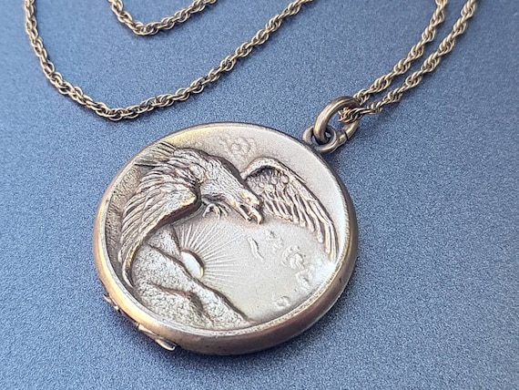 Antique Victorian Gold Locket Bird Eagle Mountains Pe… - Gem