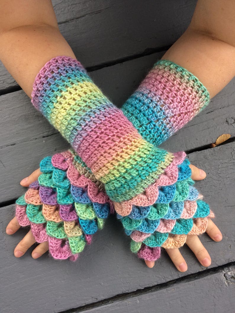 Handmade Crochet Crocodile Stitch/dragon Scale Fingerless Gloves ...