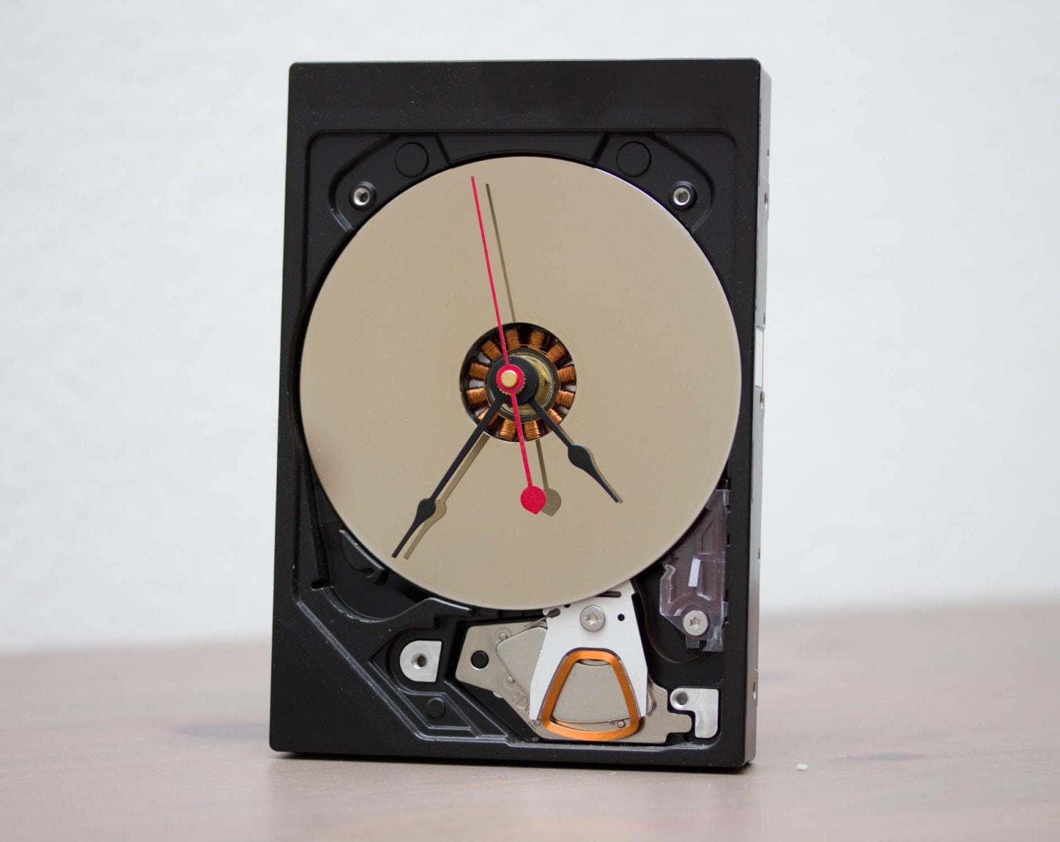 Desk Clock of a Recycled Computer Hard Drive - HDD Clock - Ready to ...