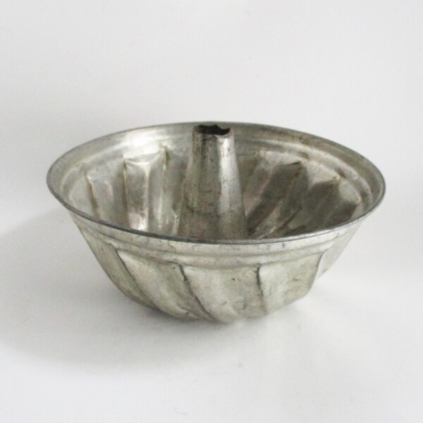 Vintage Bakeware - Etsy