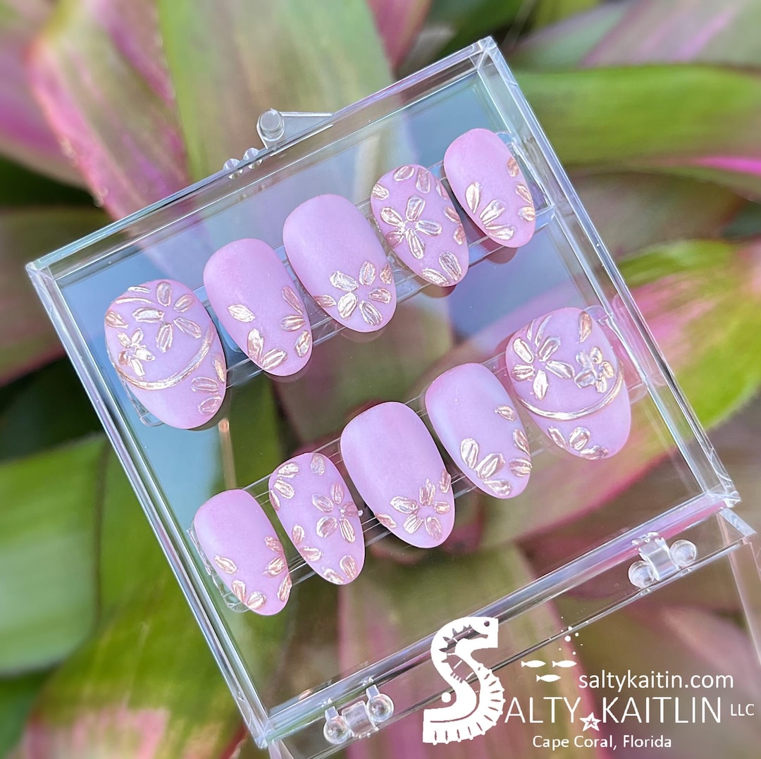3D Embossed Gold Floral Gel Press on Nails - Etsy