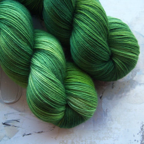 Hand Dyed Yarn Superwash Merino Wool Green Green Speckled - Etsy