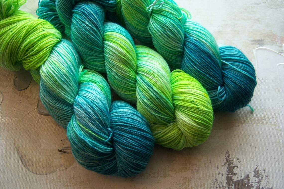 Peacock Hand Dyed Yarn / Handdyed Yarn Sock Yarn Wool Yarn - Etsy