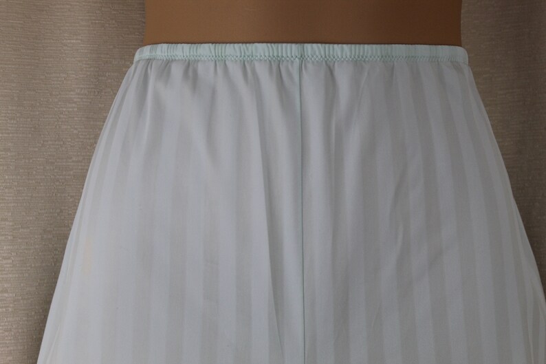 Vintage Vanity Fair Satiny Pettipants/sleep Shorts Size 5 Waist 24-30 ...