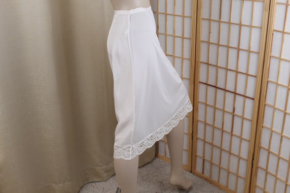 Vintage White Half Slip Beverly Vogue California Size… - Gem