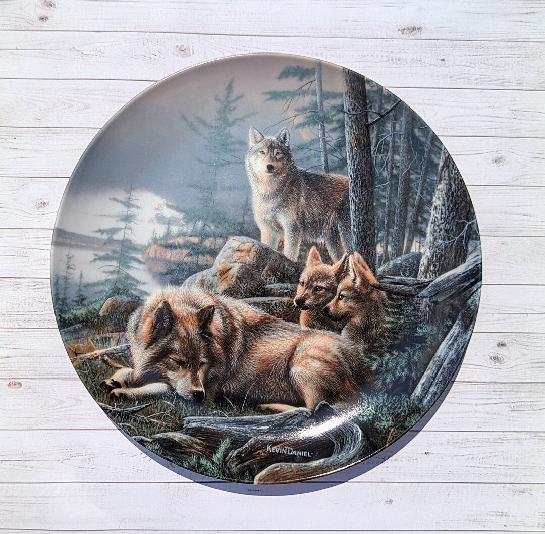 Kevin Daniel Silent Watch Wolf Plate Call of the Wilderness - Etsy