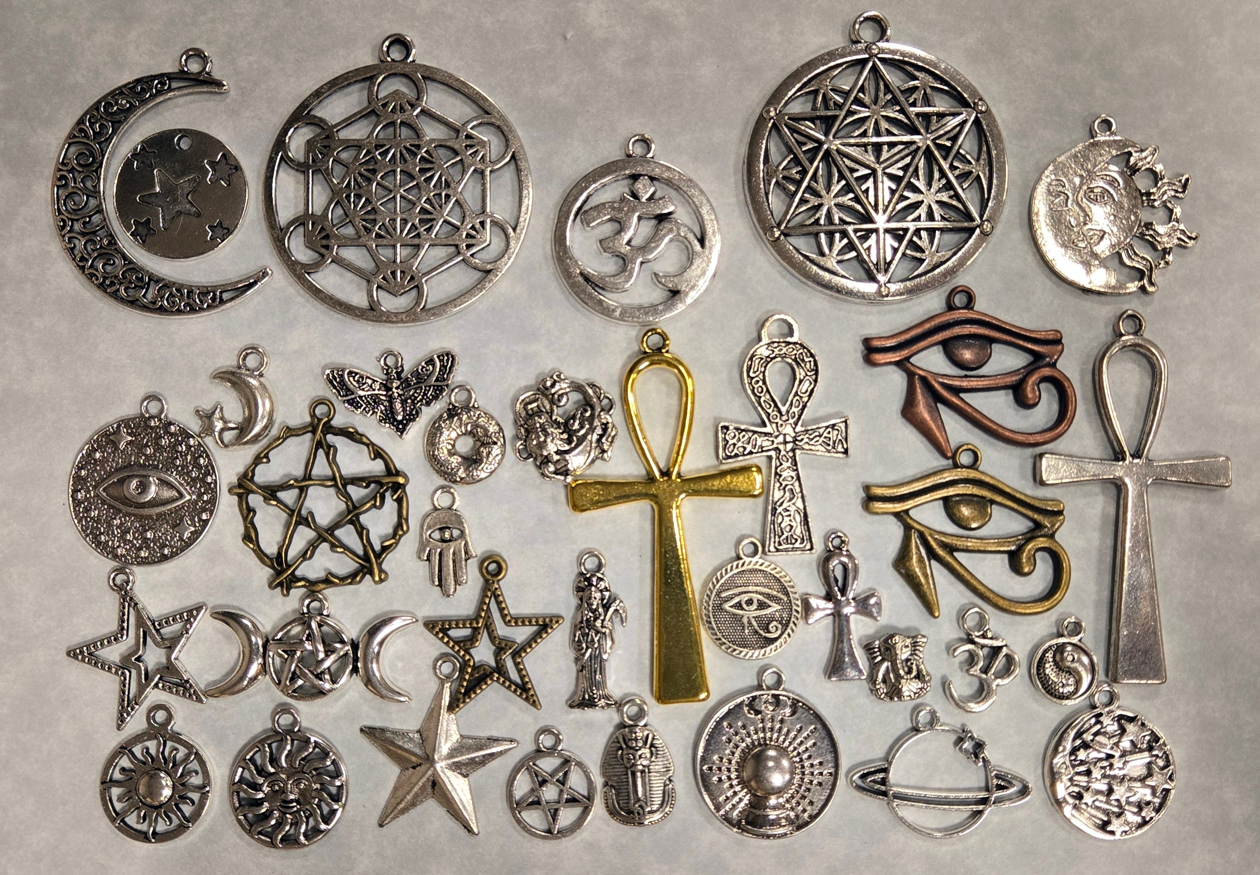 100 Grams (metaphysical Themed) Mix Alloy Charm Lot Bulk Assorted ...