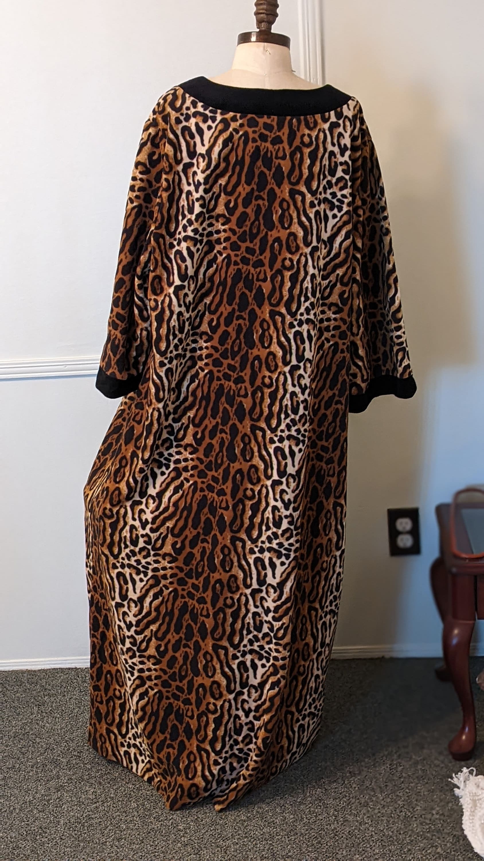 Leopard Robe Loungewear by Dela-ann Vintage Cougar Velour - Etsy