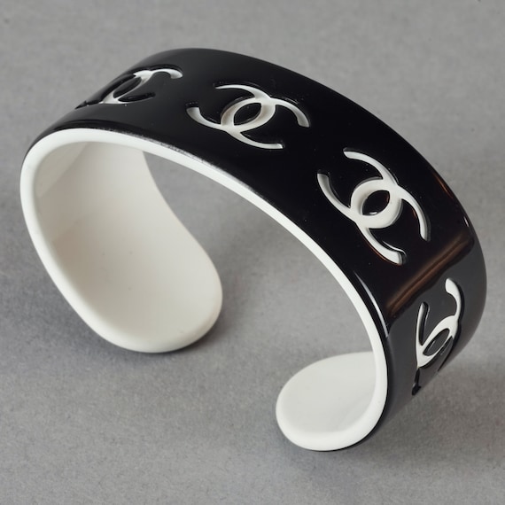 Vintage CHANEL Black and White CC Logo Perspex Cuff B… - Gem