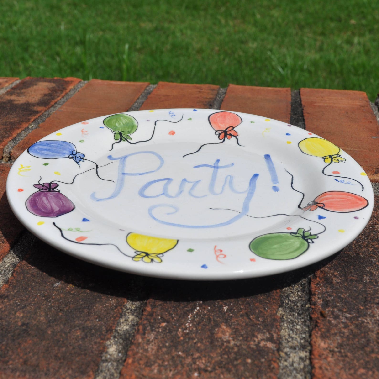 Set of Four Hand Painted Lunch Plates with Party and Balloon - Etsy.de