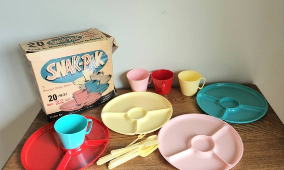 Vintage Steri-lite Hard Plastic Divided Plates and Cups - Etsy