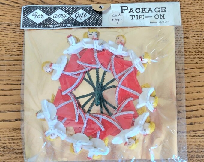Vintage Christmas Choir Girls, Package Tie-ons, Package Decoration ...