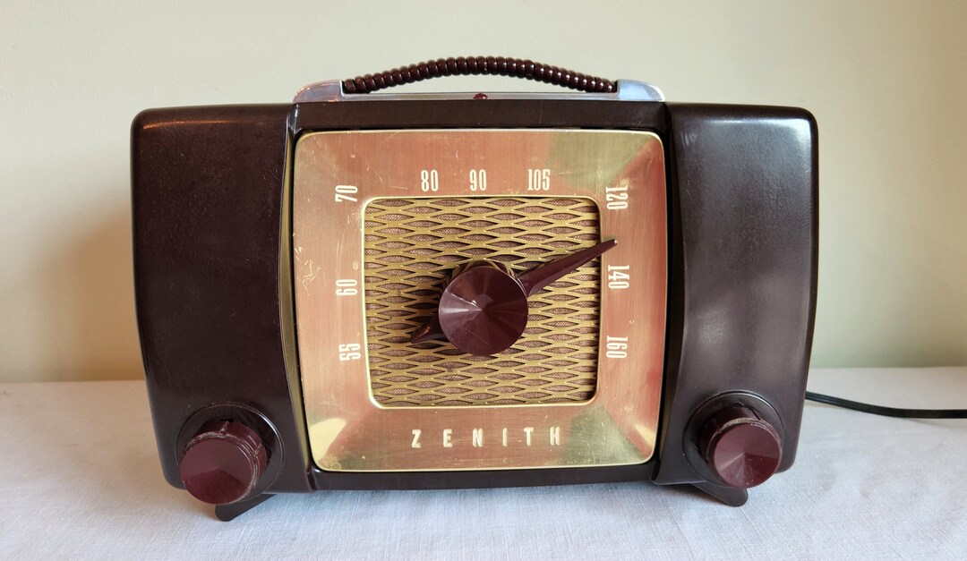 1951 Zenith Bakelite AM Radio Model H615 Working Radio With Handle Mid ...