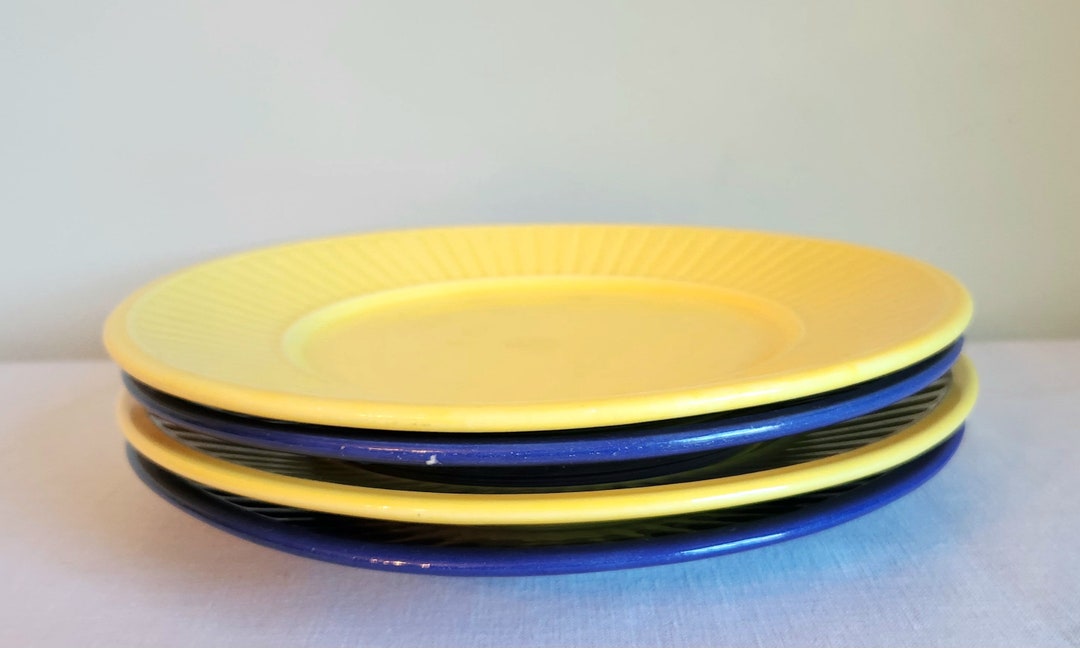 Vintage Red Wing Dinnerware Reed Dinner Plates, 2 Yellow and 2 Cobalt ...