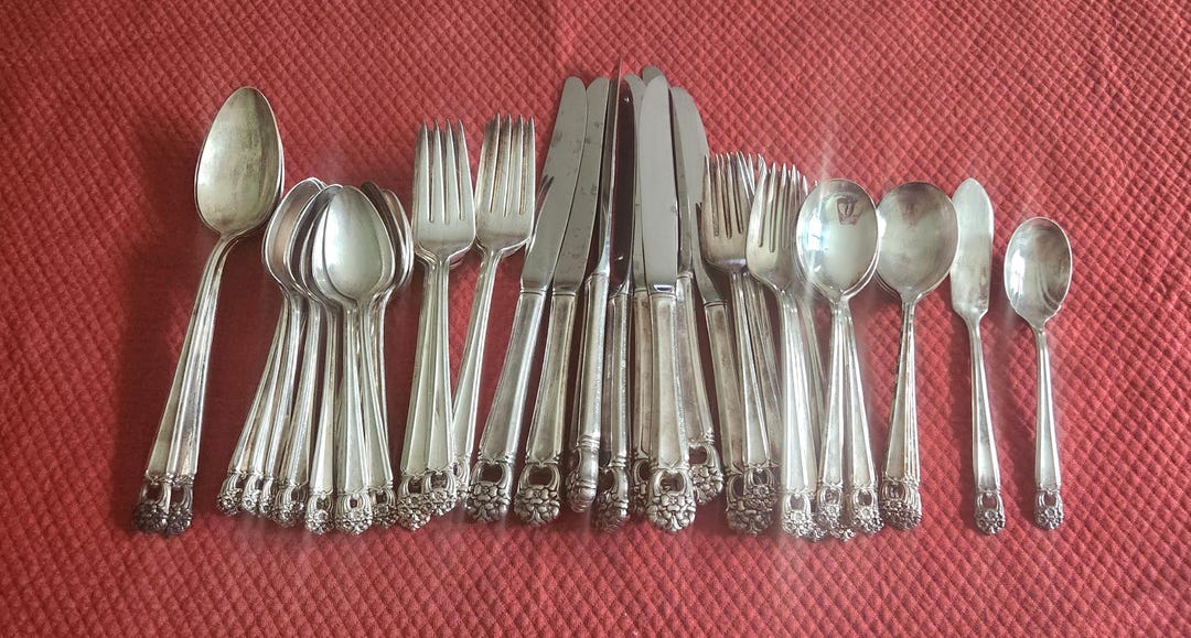 52 Piece Set 1847 Rogers Bros Eternally Yours Silver Plate Silverware ...