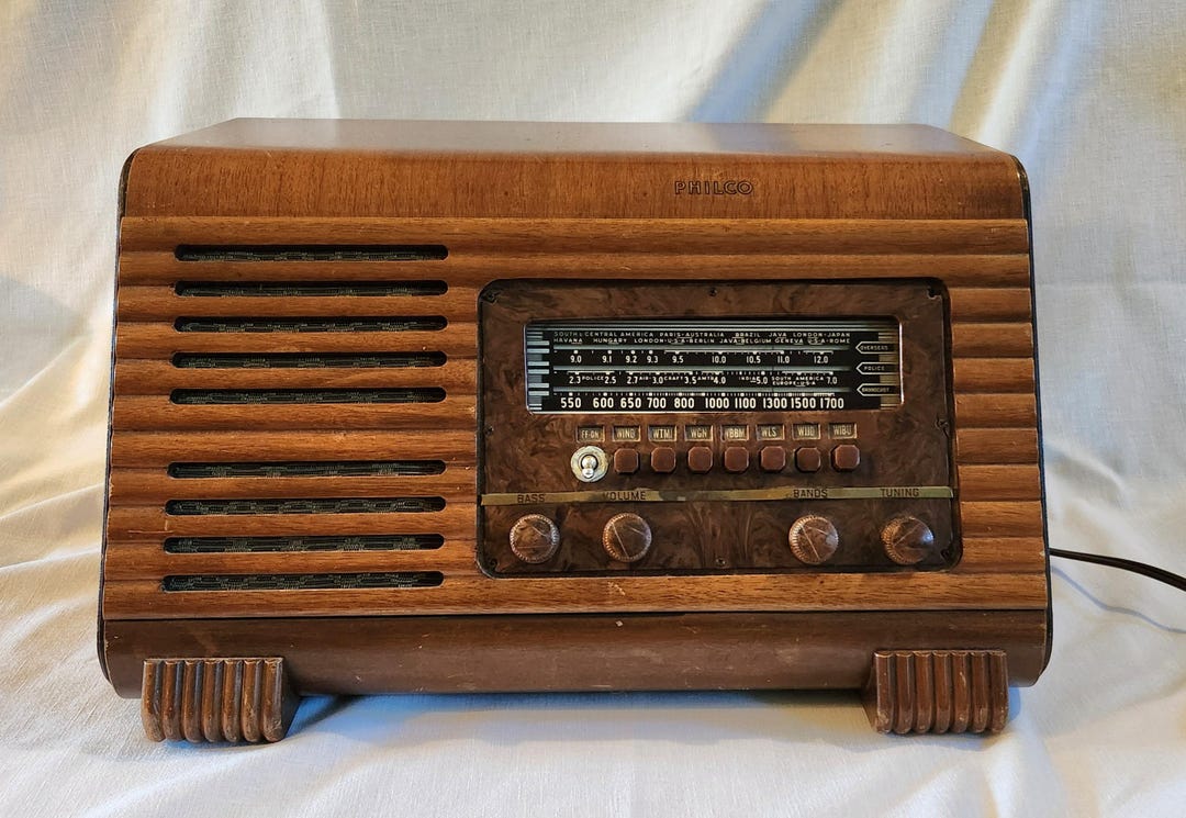 Philco 41-250 Tabletop Slant Panel Tube Radio BEAUTIFUL CABINET Working ...