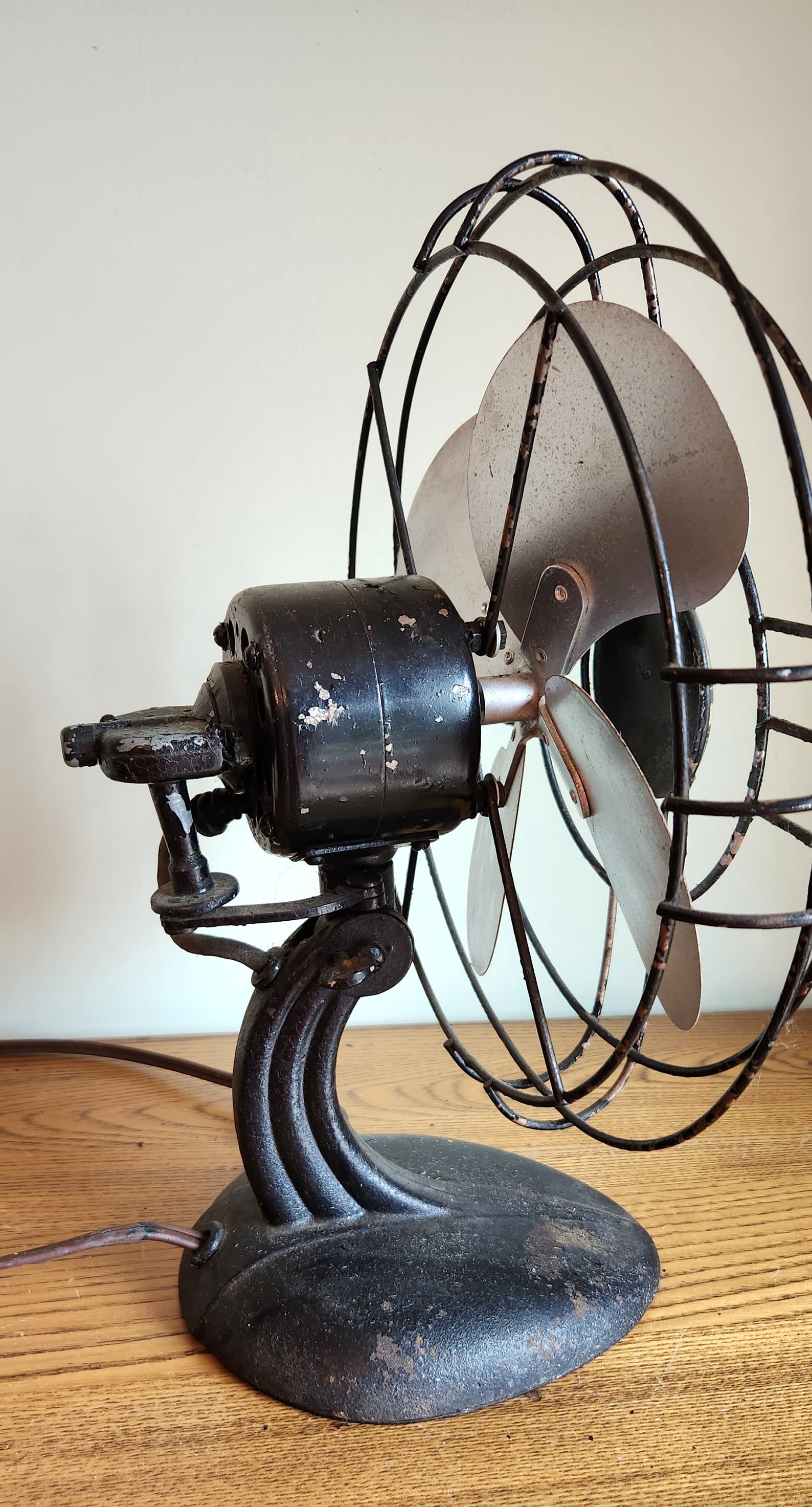 Antique VICTOR MIRACLE BREEZE Art Deco 12” Oscillating Electric Fan ...