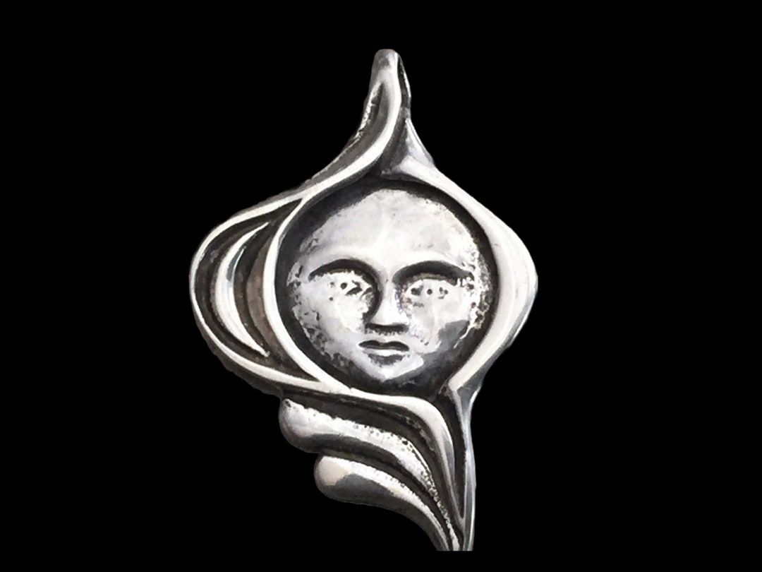 Sterling Silver Concha Goddess Pendant - Etsy