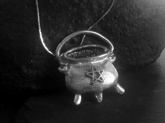 Large Vintage Pewter Cauldron + Pentagram Pendant Nec… - Gem