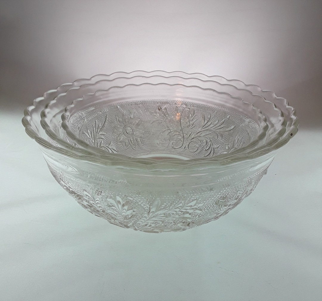 Anchor Hocking Glass Sandwich Pattern Scalloped Rim Serving Bowls Set ...