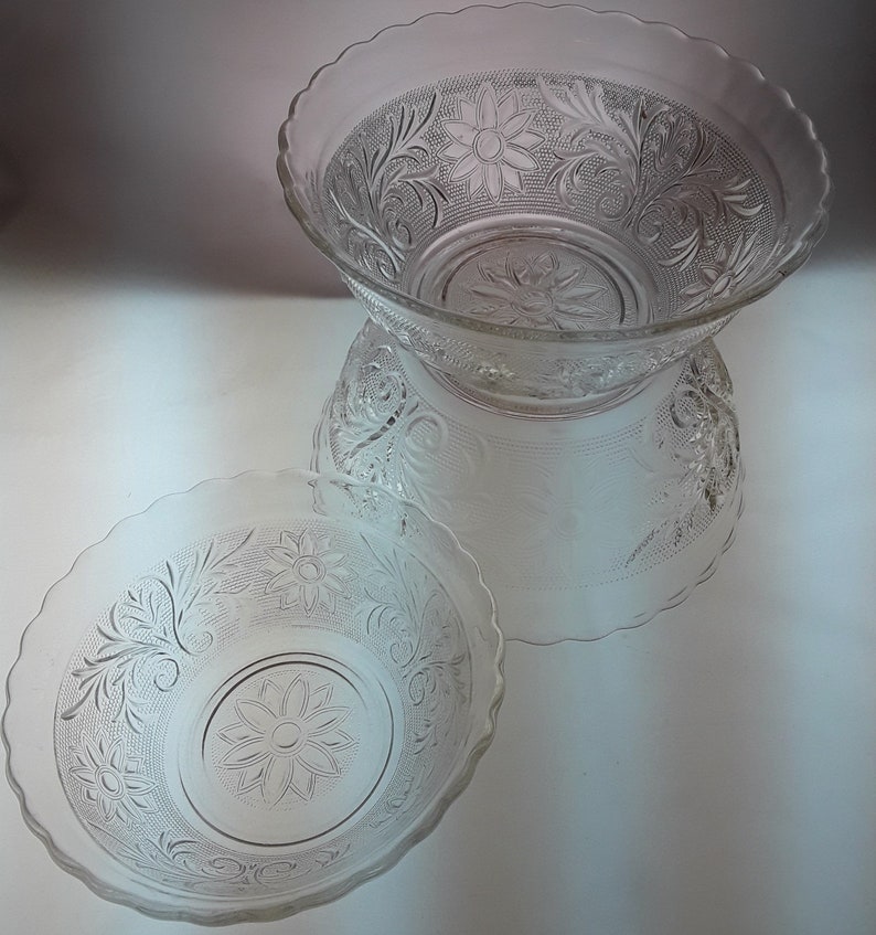 Anchor Hocking Glass Sandwich Pattern Scalloped Rim Serving Bowls Set ...
