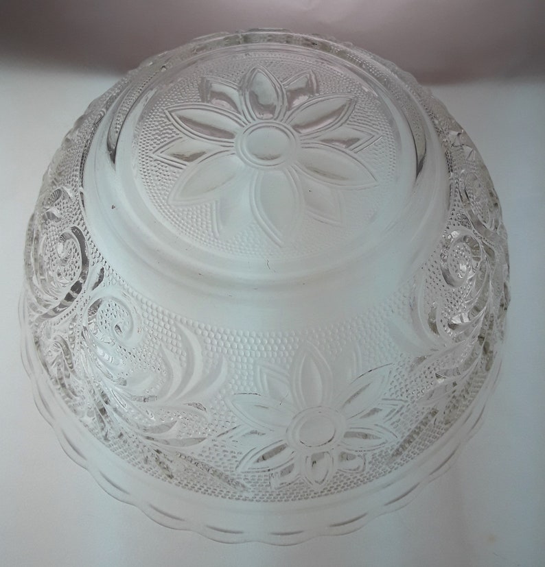 Anchor Hocking Glass Sandwich Pattern Scalloped Rim Serving Bowls Set ...
