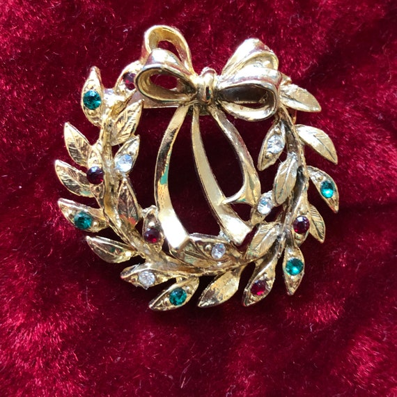 Vintage Christmas Wreath Brooch in Gold-tone and Multi - Etsy
