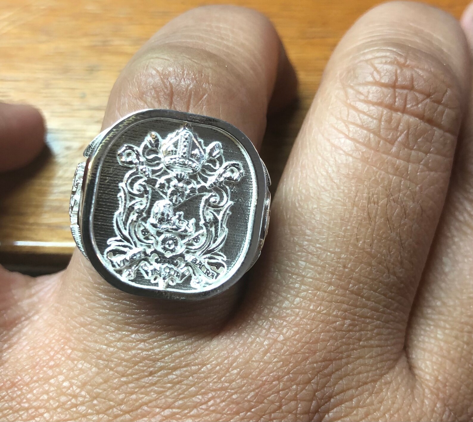 Anillo de escudo del obispo anillos de sello anillo de - Etsy España