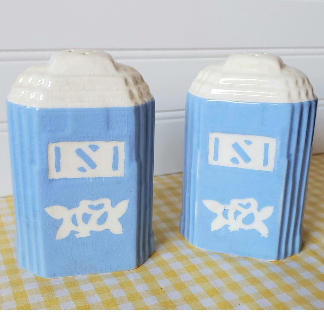 Vintage Harker Art Deco Salt and Pepper Shakers Arch Desigm Blue Retro ...