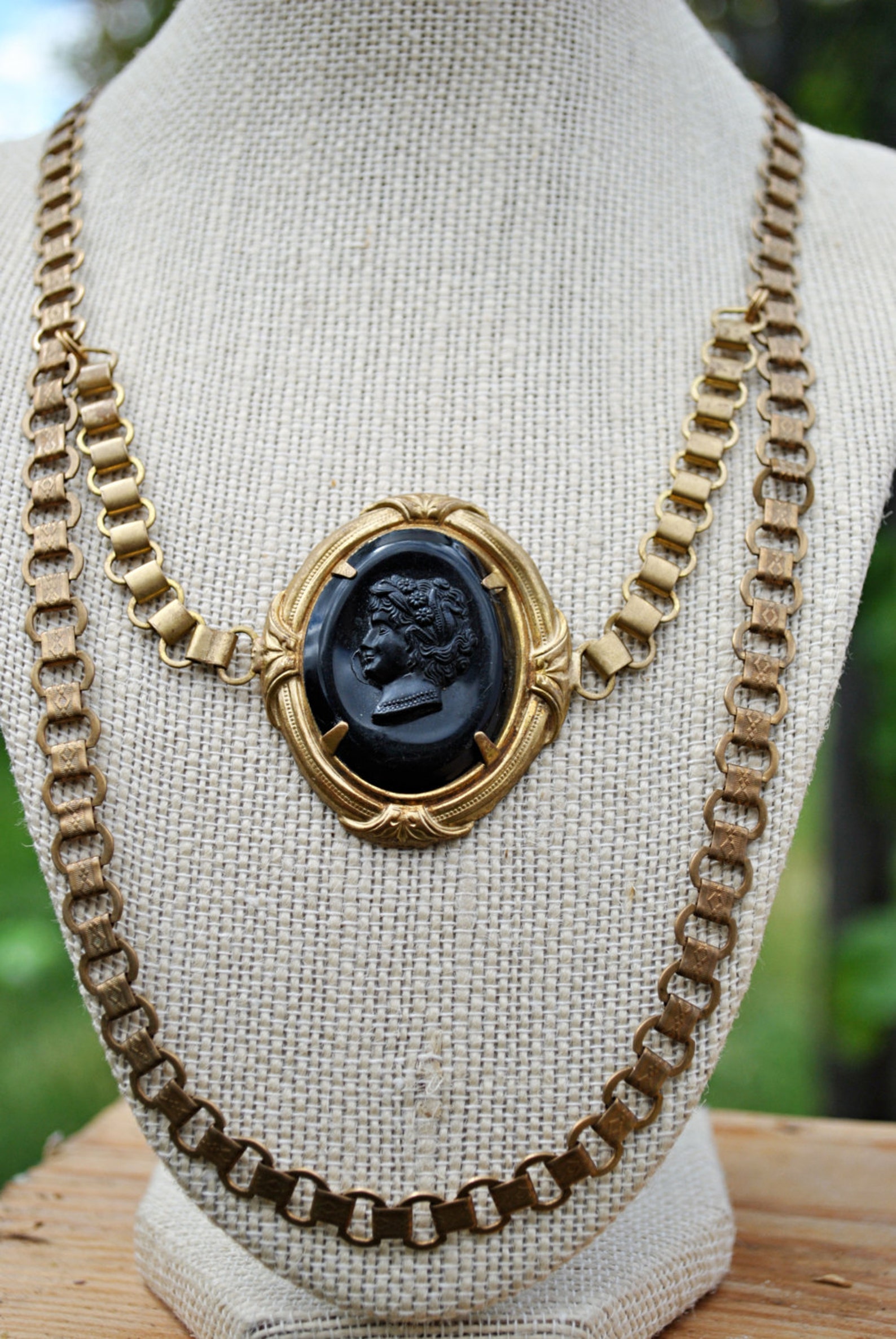 VINTAGE BLACK CAMEO Necklace - Etsy