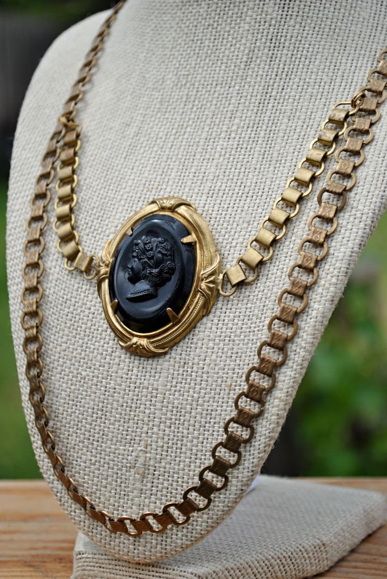 VINTAGE BLACK CAMEO Necklace - Etsy