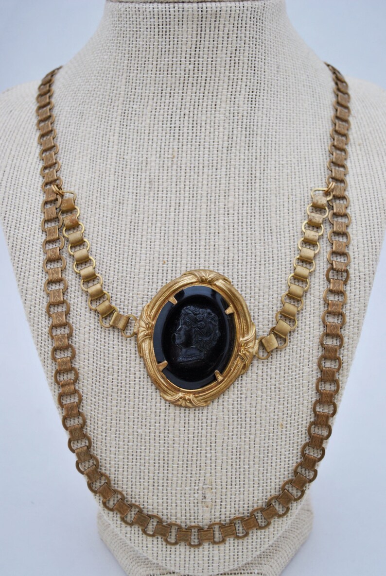 VINTAGE BLACK CAMEO Necklace - Etsy