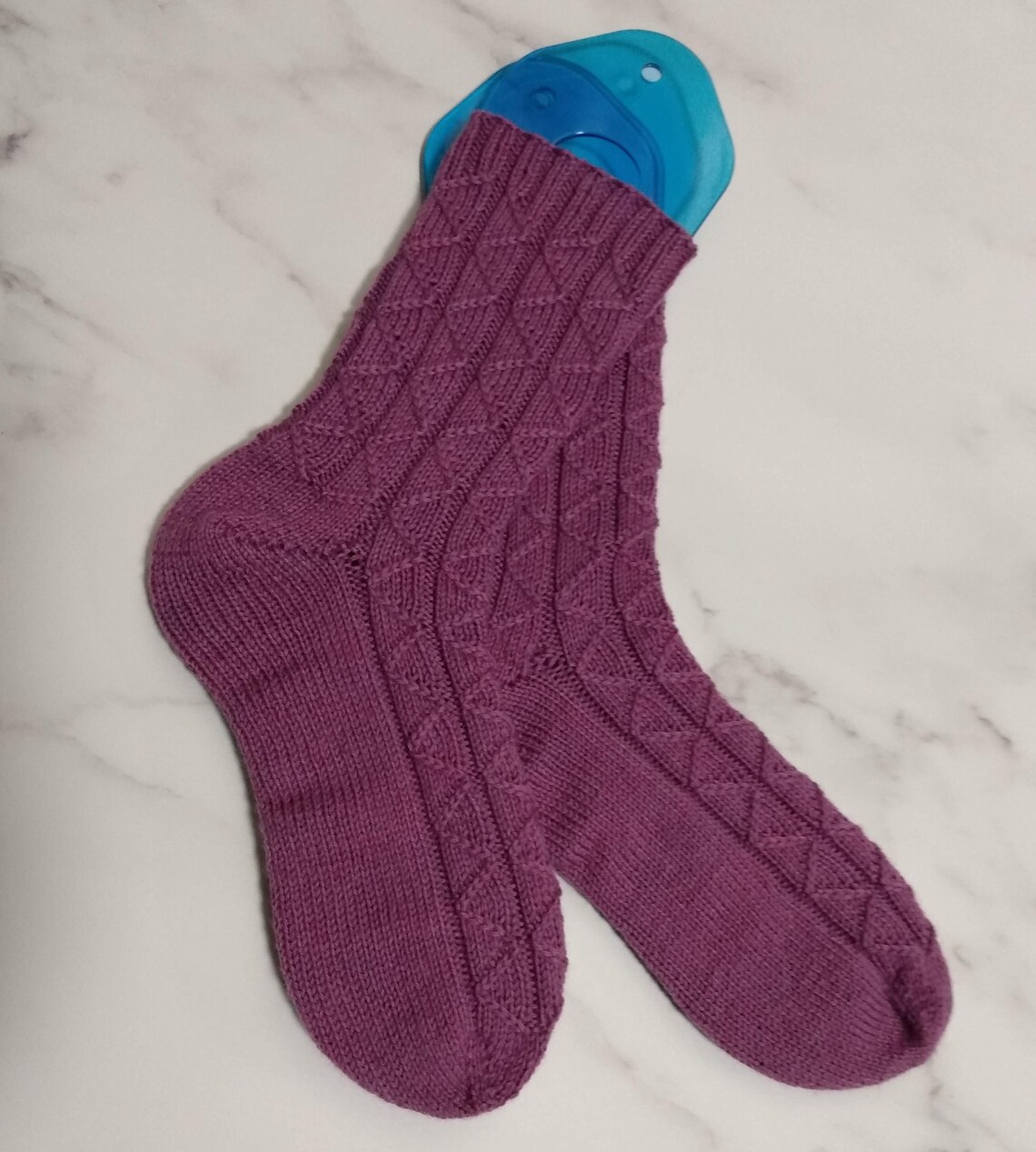 PDF Knitting Pattern: Half-Diamond Rib Socks adult sizes | Etsy
