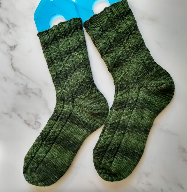 PDF Knitting Pattern: Half-diamond Rib Socks (adult Sizes) - Etsy