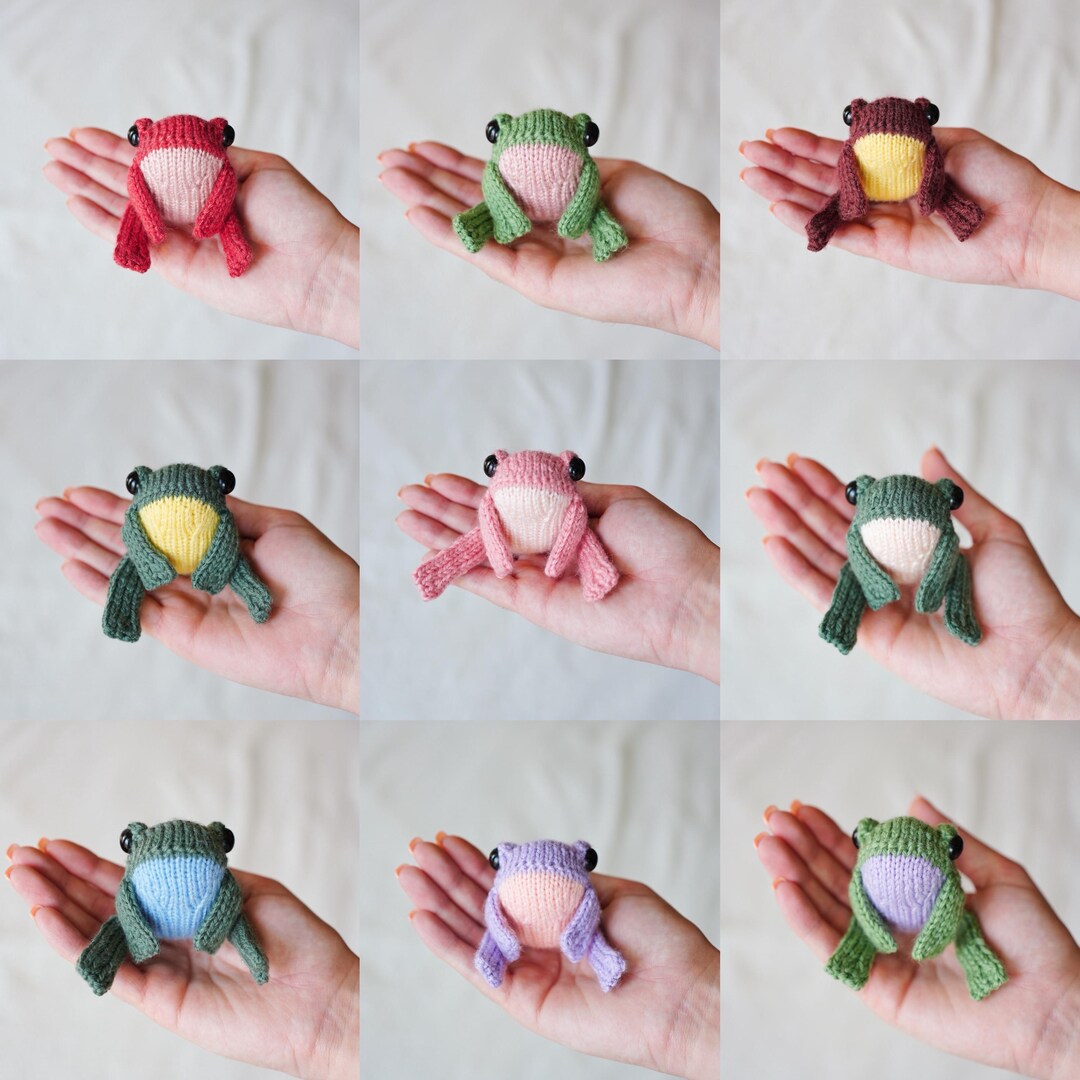 Medium Grumpy Frog - Stuffed Knit Toy Amigurumi - Etsy 日本
