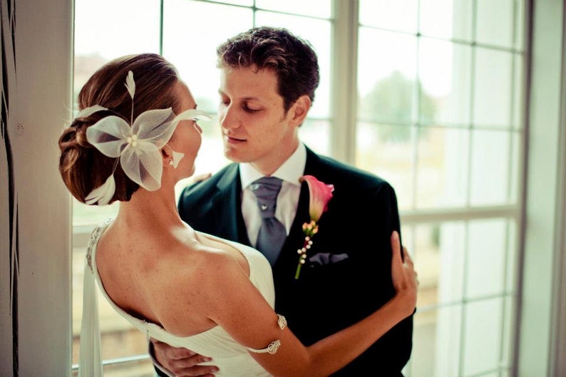 Wedding Hair Flower With Pearls and Feathers, Vintage Inspired, Retro ...