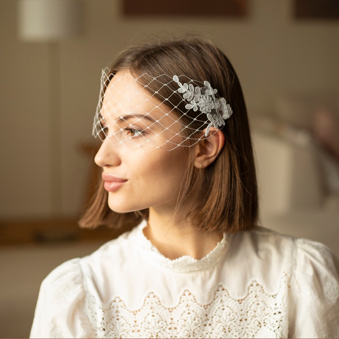 Bridal Petite Bandeau Veil With Floral Lace, Short Wedding Veil for a ...