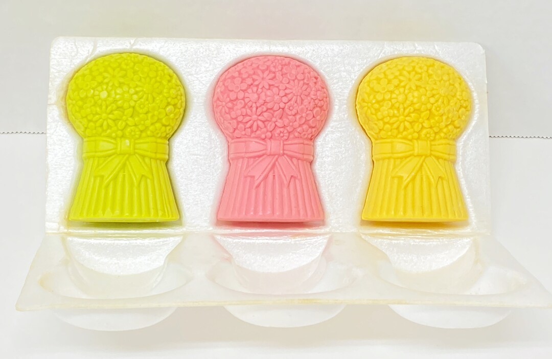 Vintage Avon Shaped Soaps Boquets of Flowers Shaped Bar Soap Retro ...
