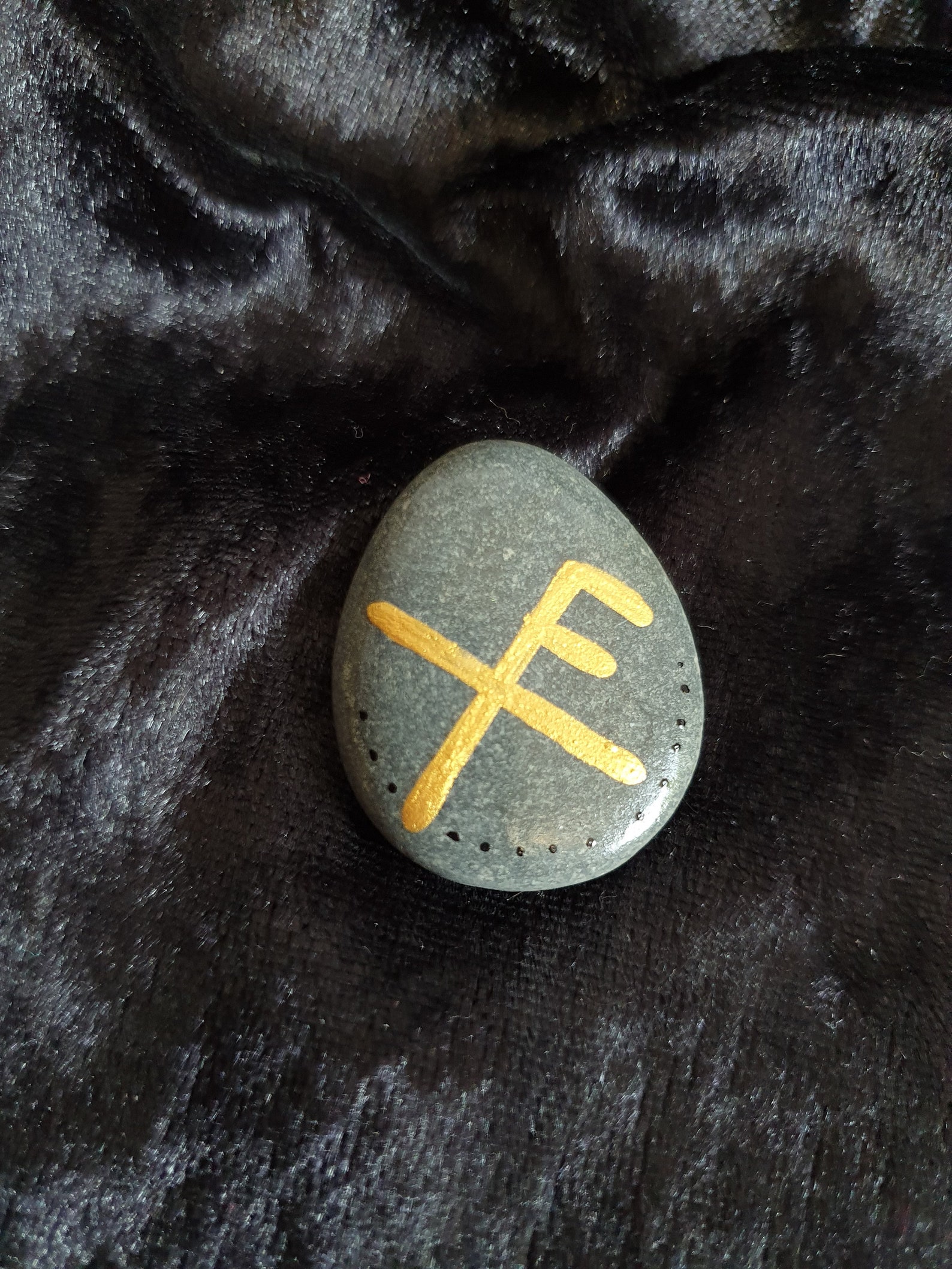 Good Luck Bind Rune Charm & Pouch. Hand Painted LUCKY | Etsy UK