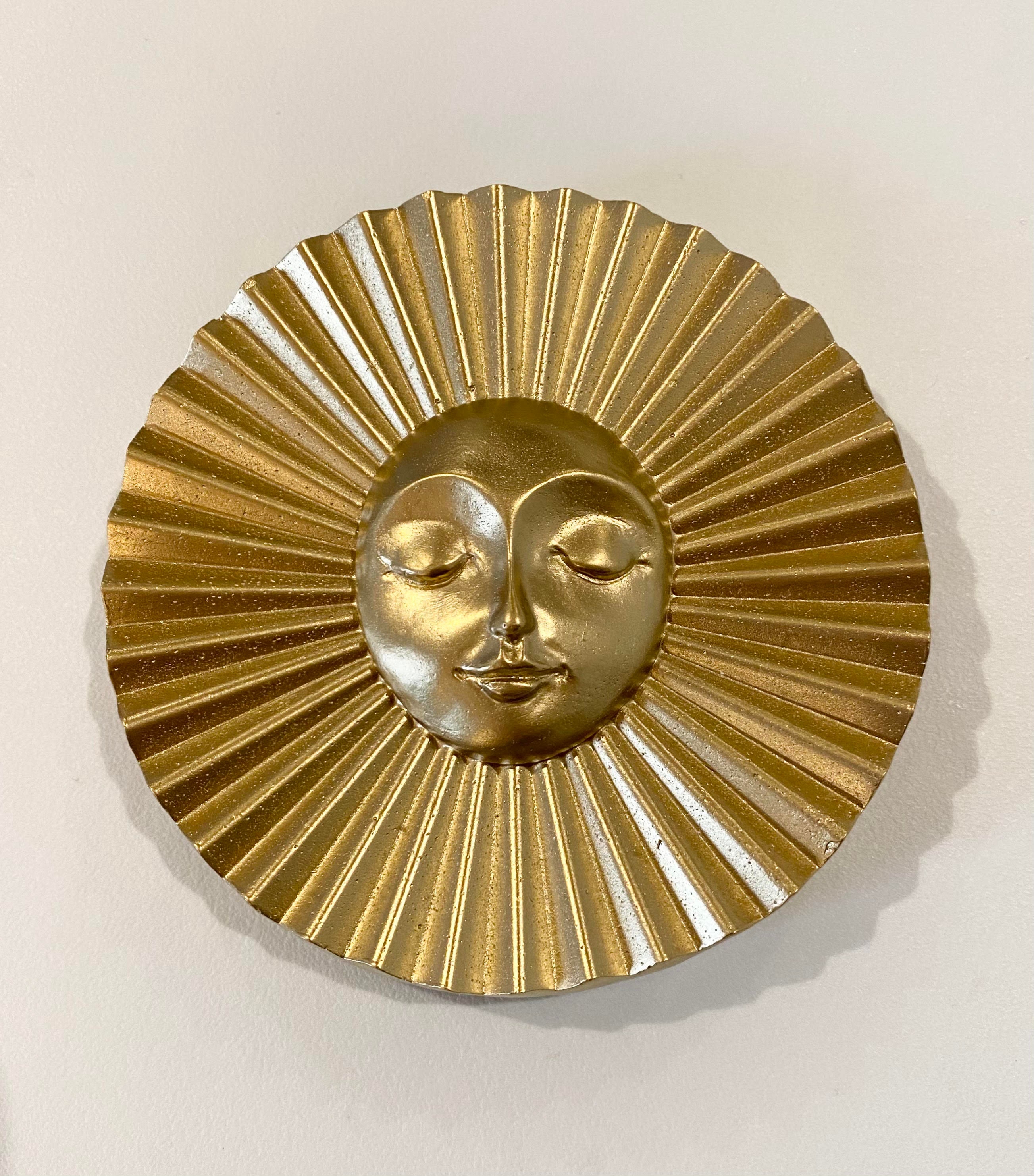 Gold SUN FACE DISC & Reaching Rays of Light - Representing Aten God of ...