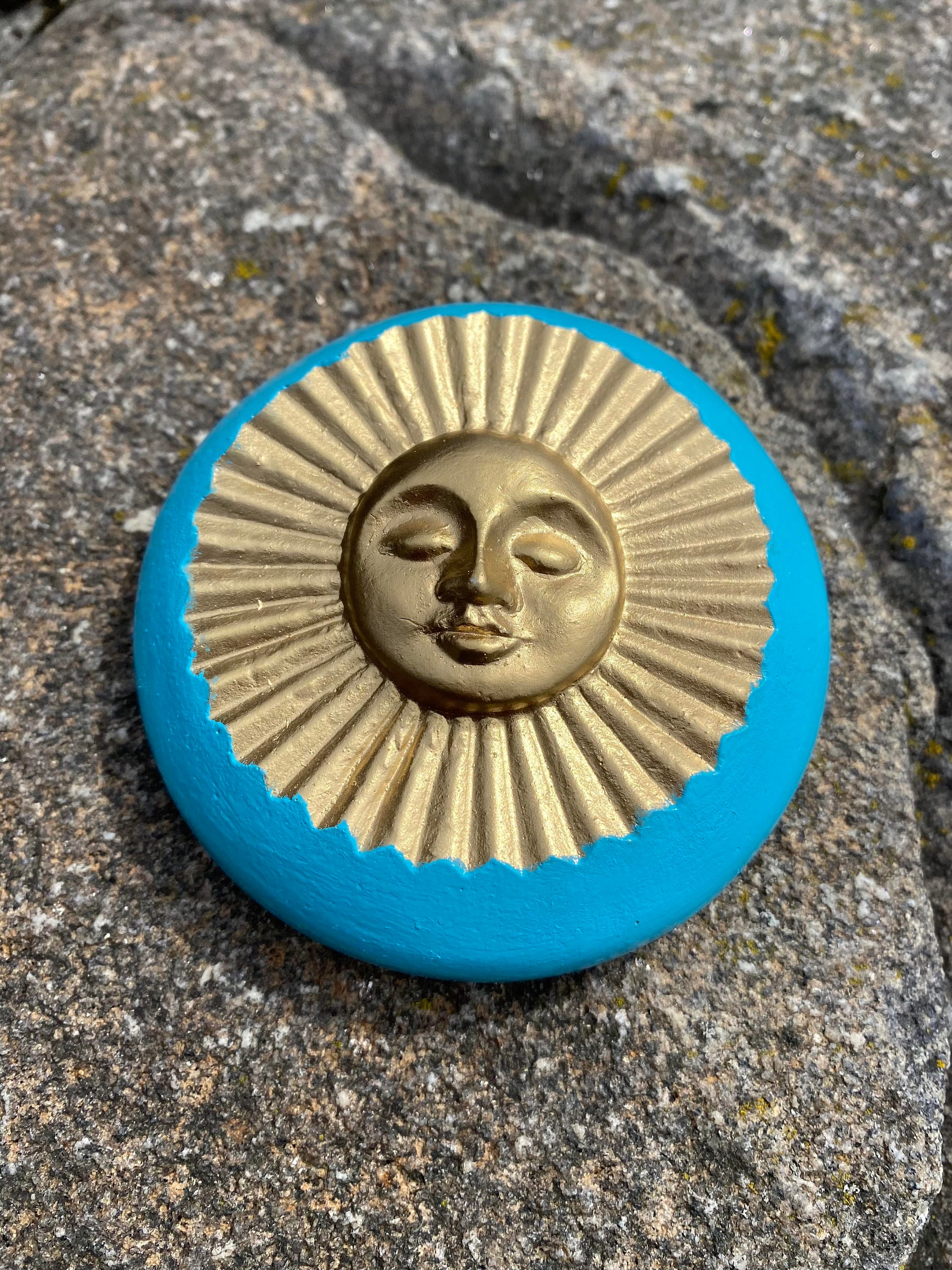 SUN FACE DISC & Reaching Rays of Light Representing Aten God | Etsy