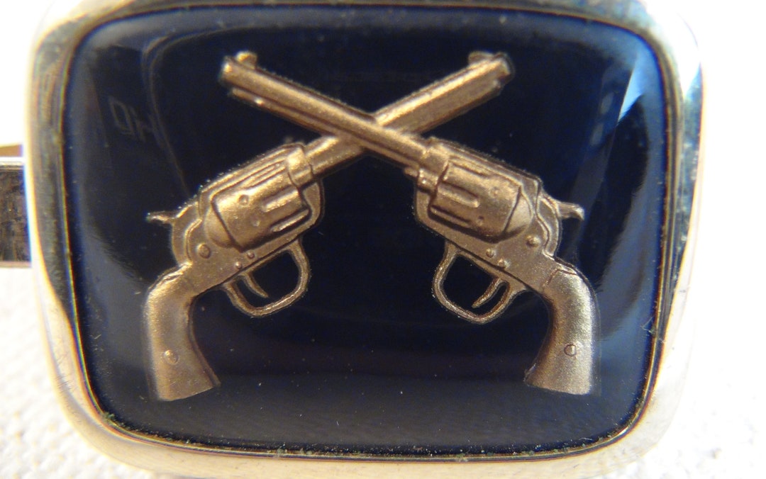 GOLDEN GUN Tie Tack or Clip-vintage Dueling Pistols-crossed - Etsy