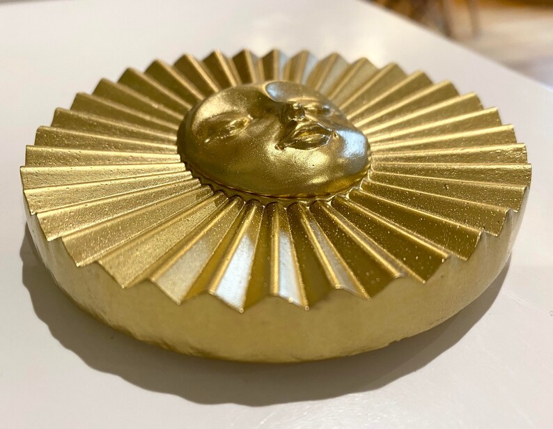 Gold SUN FACE DISC & Reaching Rays of Light - Representing Aten God of ...