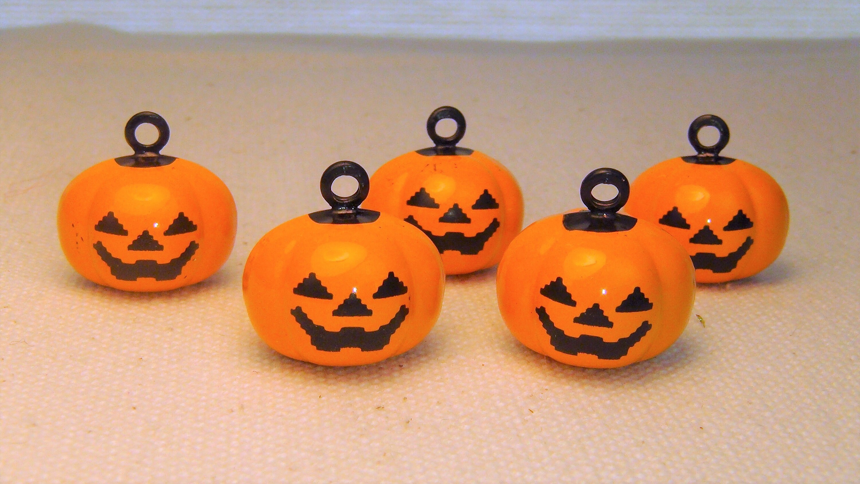 PUMPKIN Jingle Bells-Set of 5 Delightful Charms that Ring | Etsy