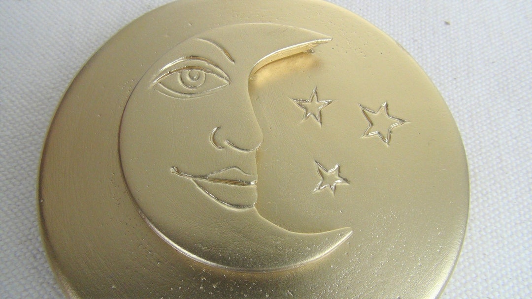 Gold Moon Glowing Face Disc-moon Profile With Engraved Stars-3d-for ...