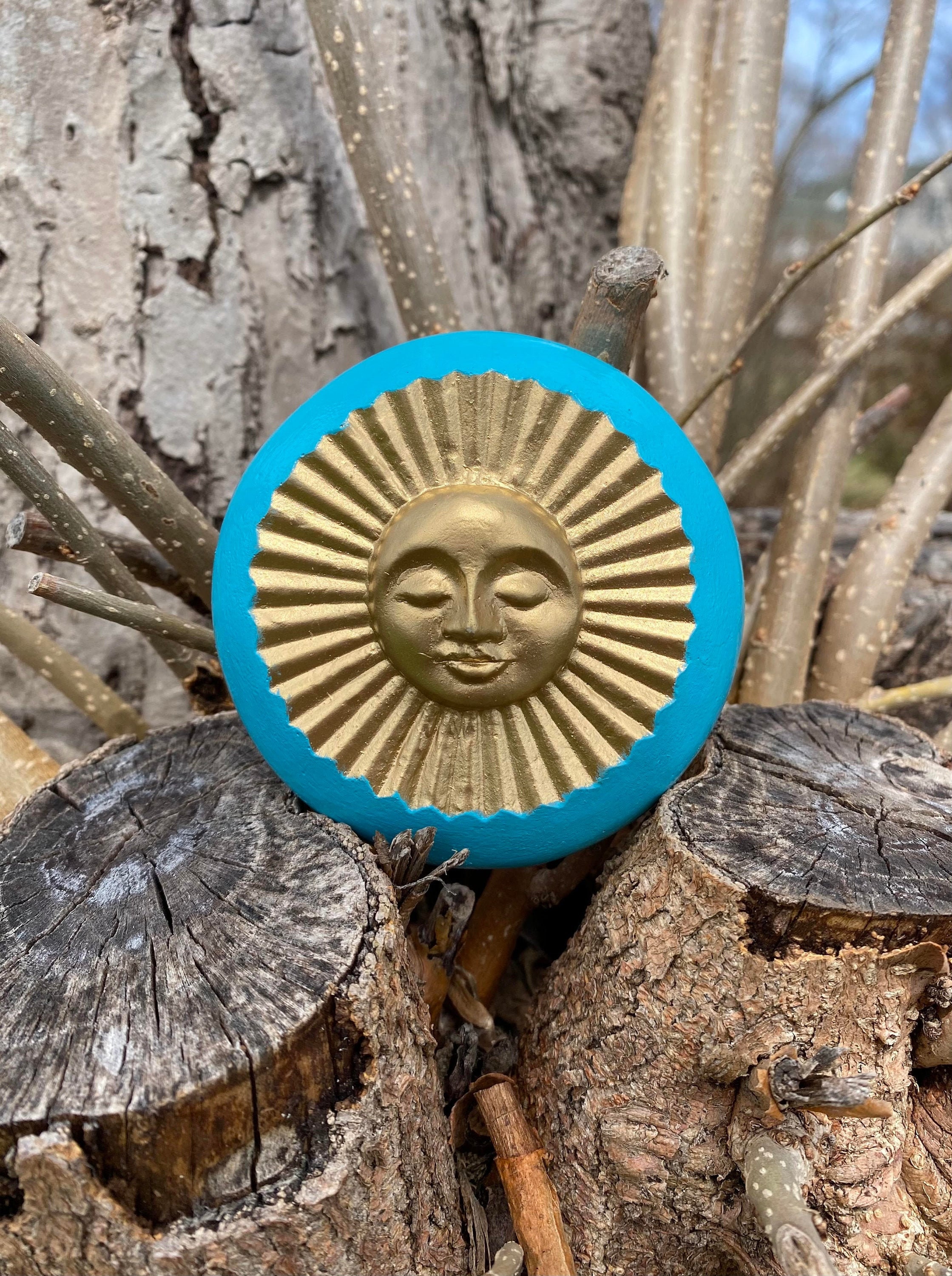 SUN FACE DISC & Reaching Rays of Light Representing Aten God | Etsy