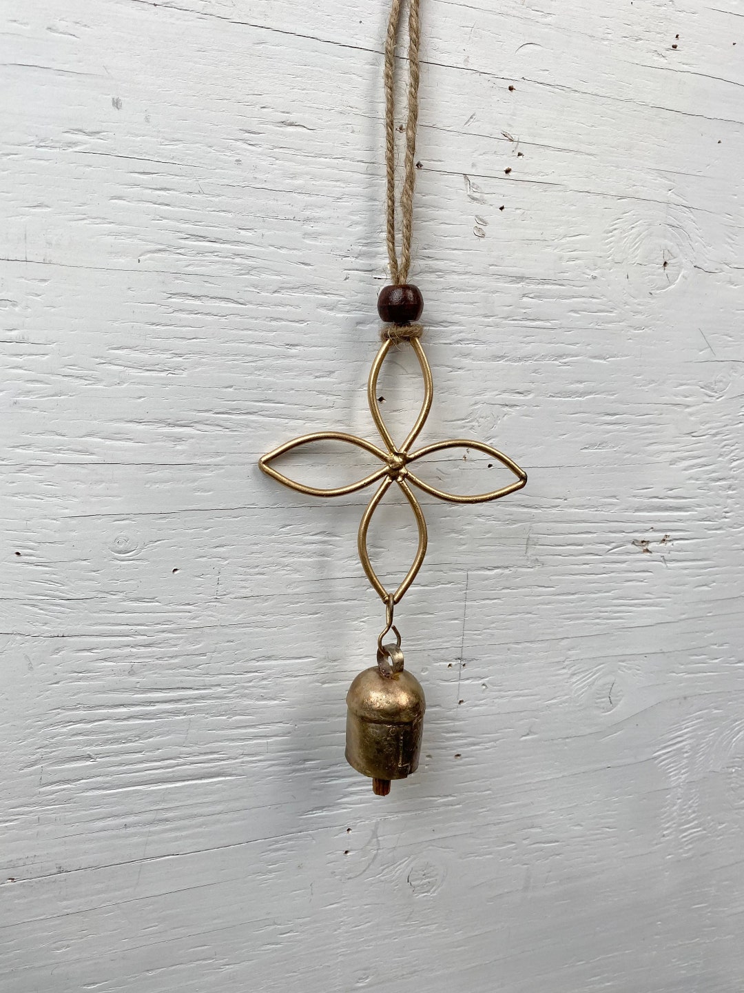 Flower Wire Wind Chime With Bead, Rope, and Rustic Bell - Shabby Chic ...
