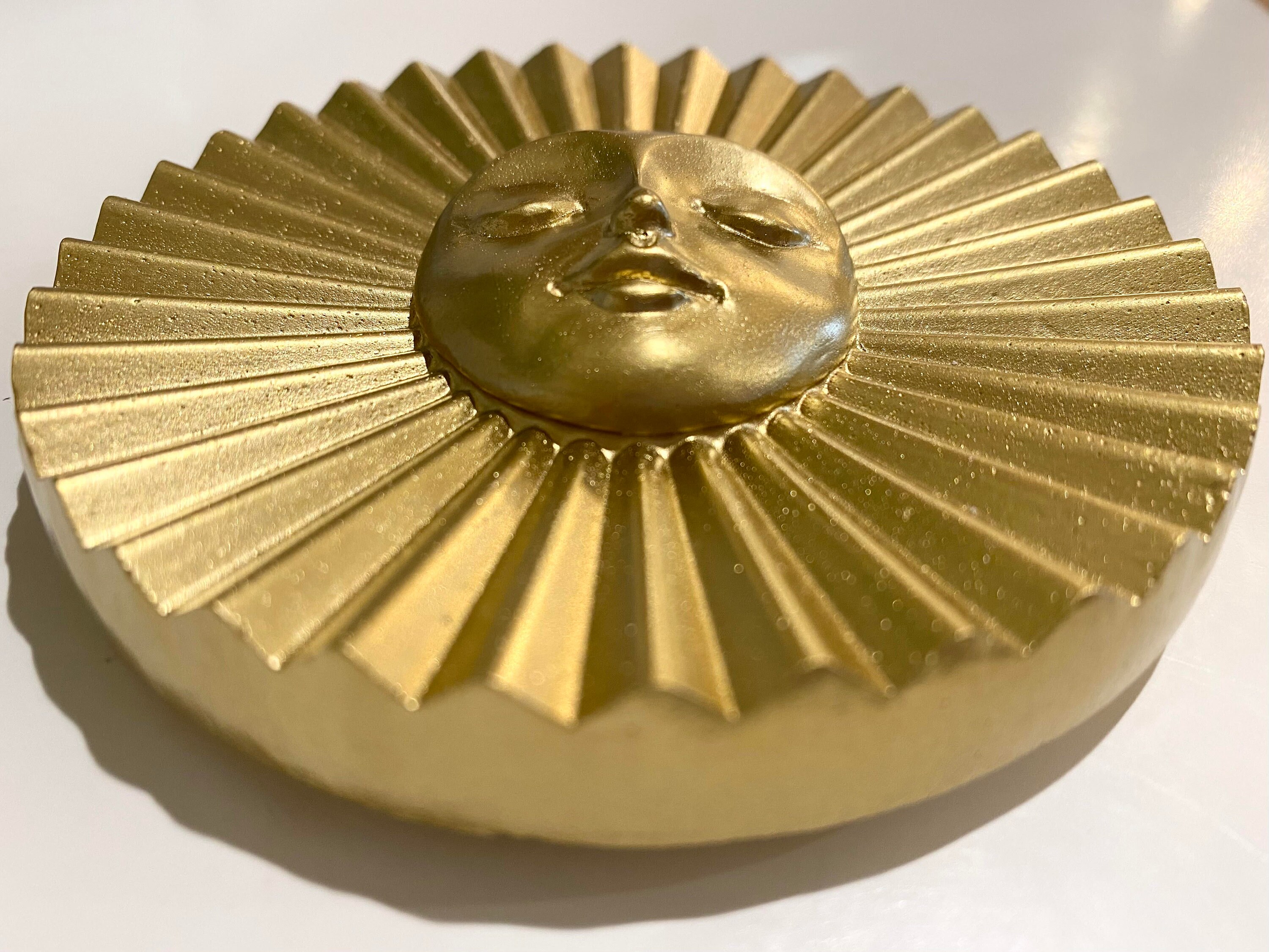 Gold SUN FACE DISC & Reaching Rays of Light - Representing Aten God of ...