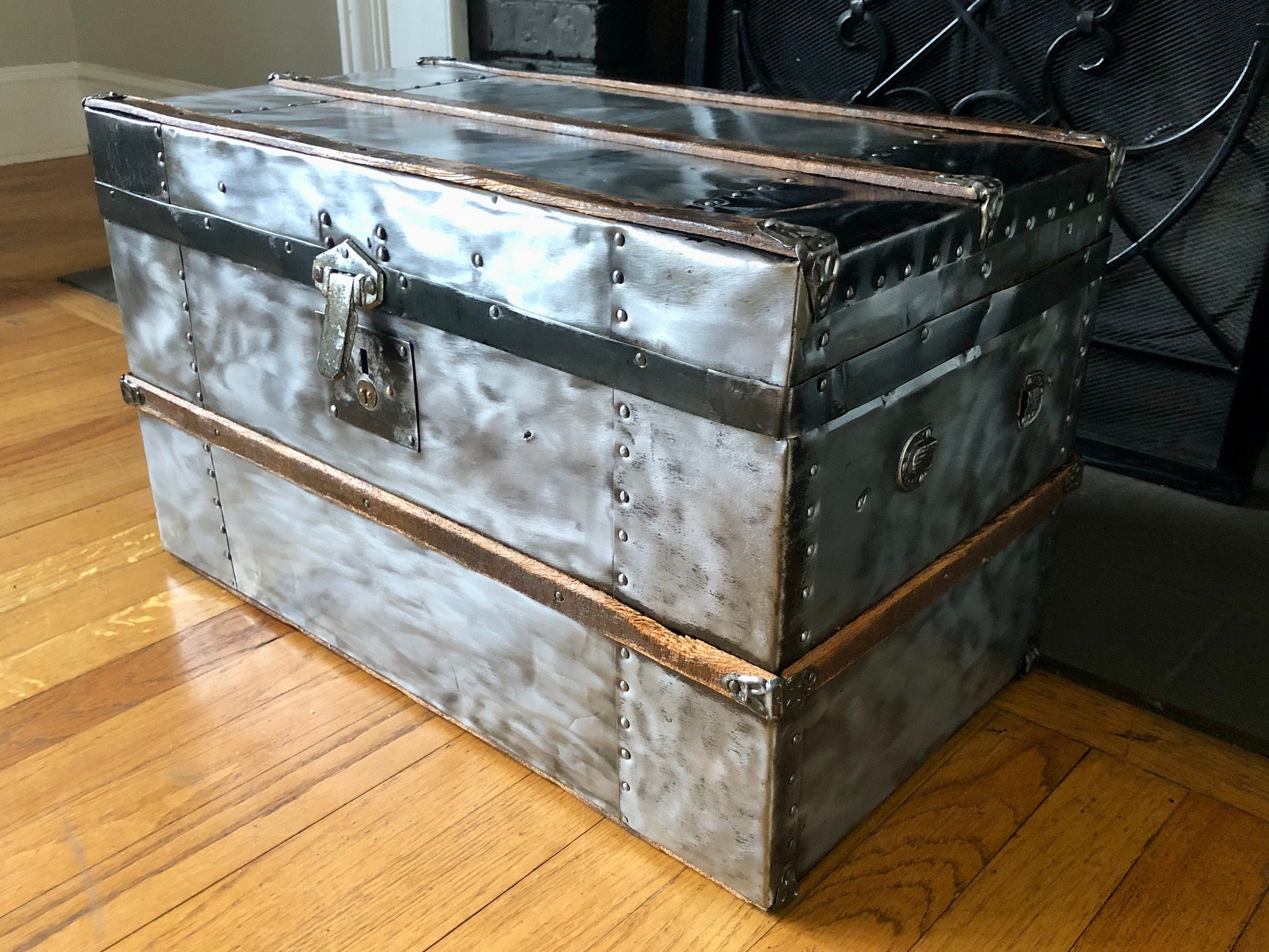 1800's Flat Top Steamer Trunk Antique Vintage Flat Top Trunk Treasure ...